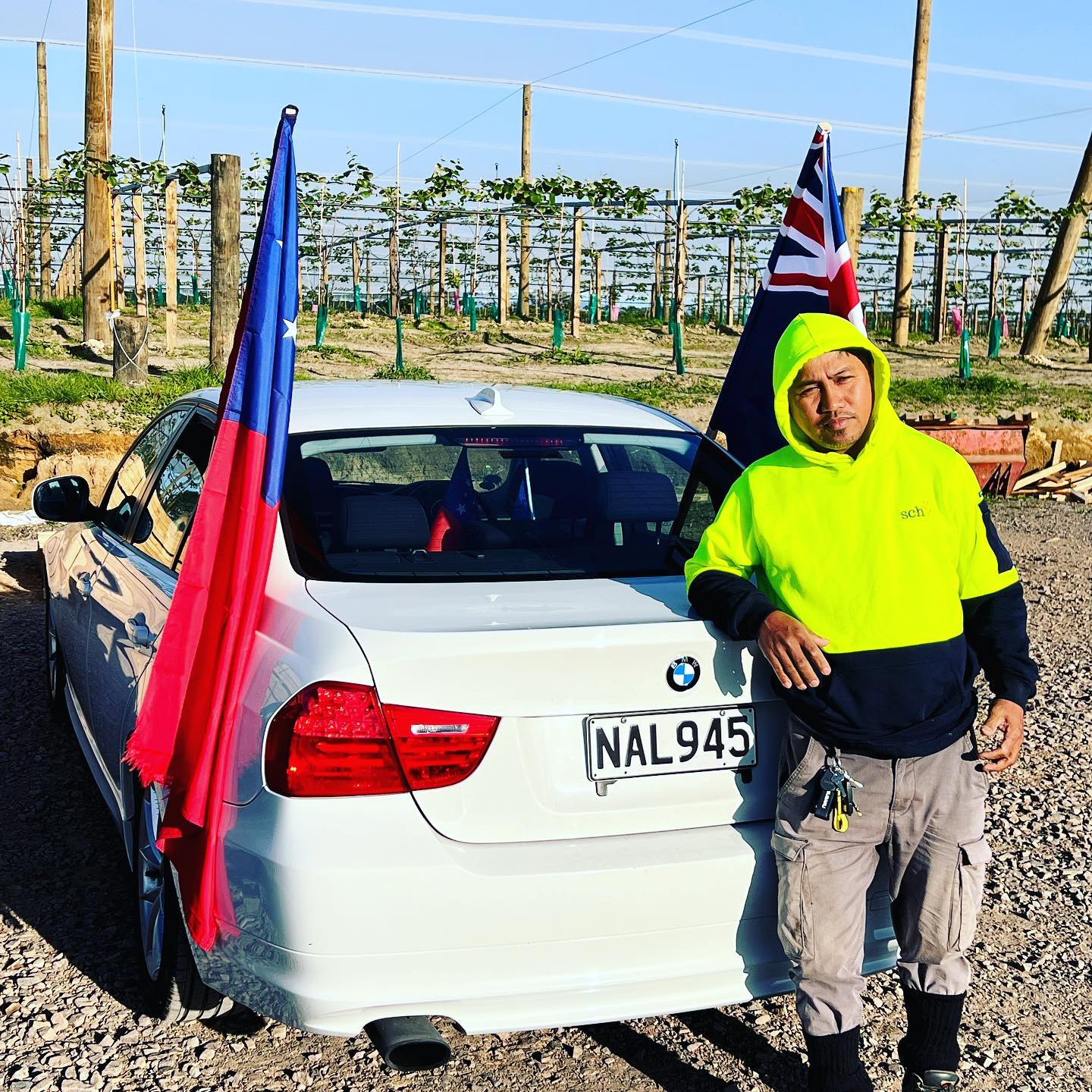 Omai faatasi le lalolagi, faafetaia le Toa Samoa