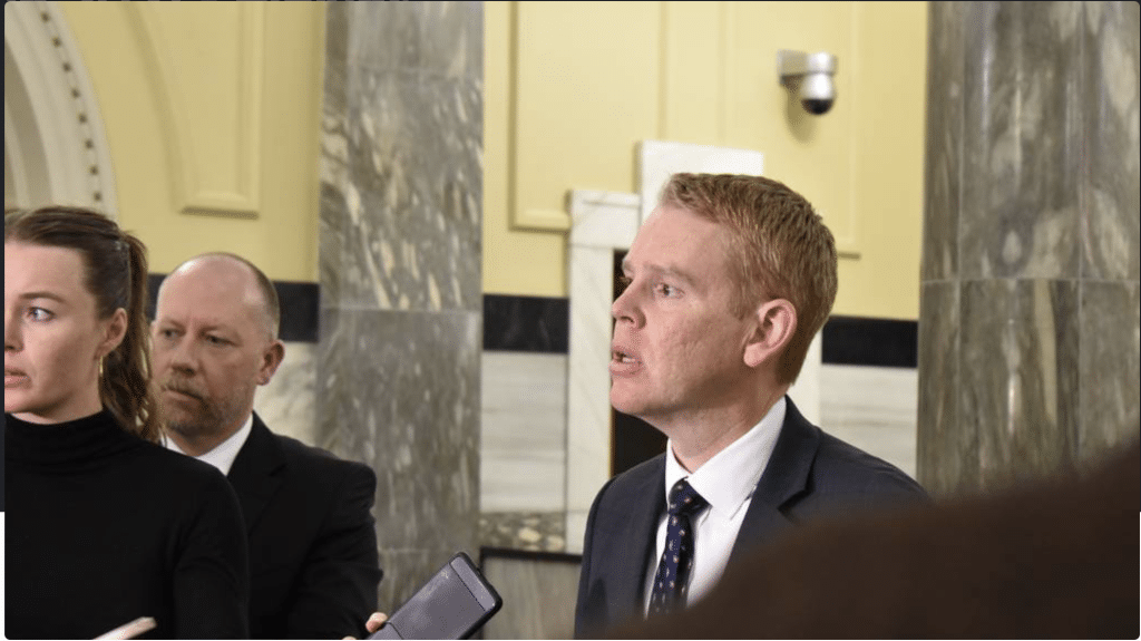 Faia suesuega faasaga ia Stuart Nash; na iloa i le 2021 le imeli ua toe ...