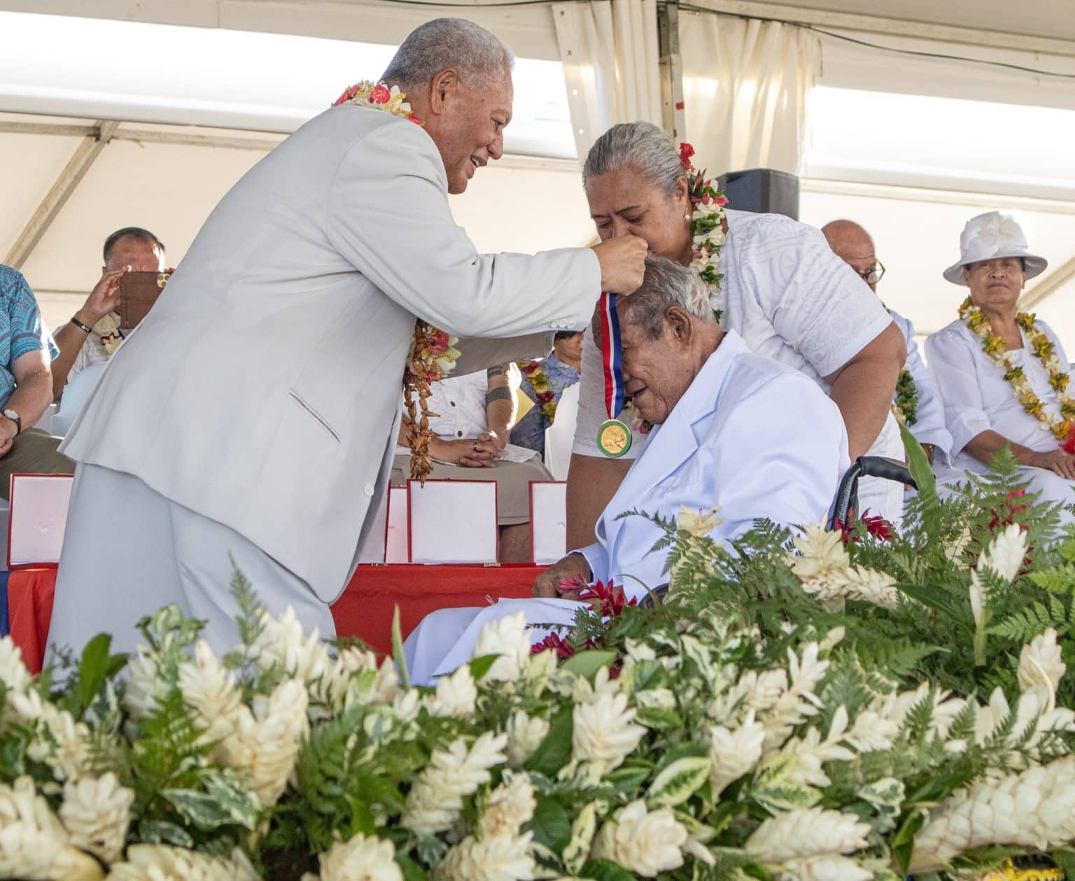 Amanaia e le Malo i pine ma faailoga taualoa le tautua a tamaitai ma ...
