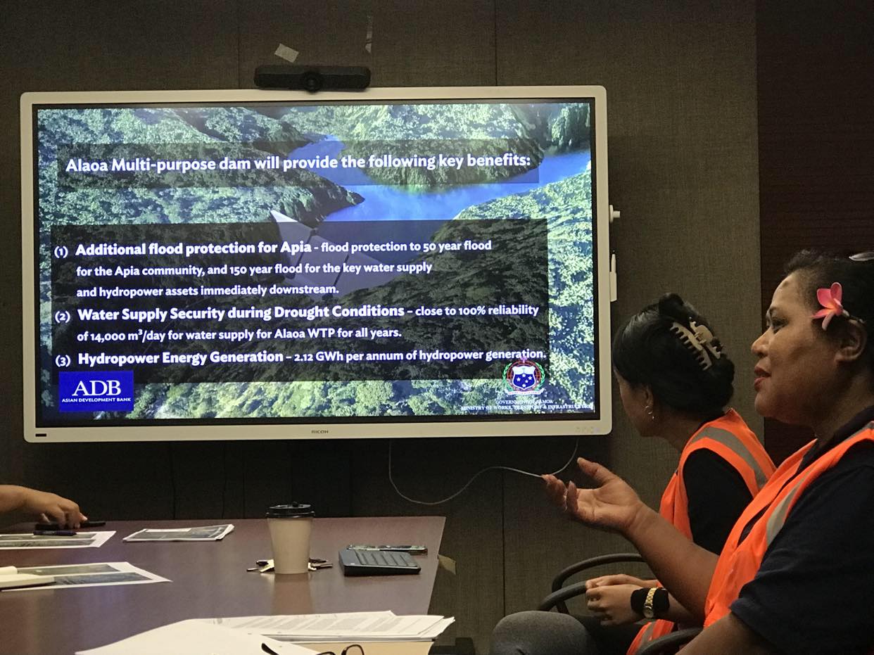 Faagasolo pea tapenaga o le galuega o le faatanoa i Alaoa