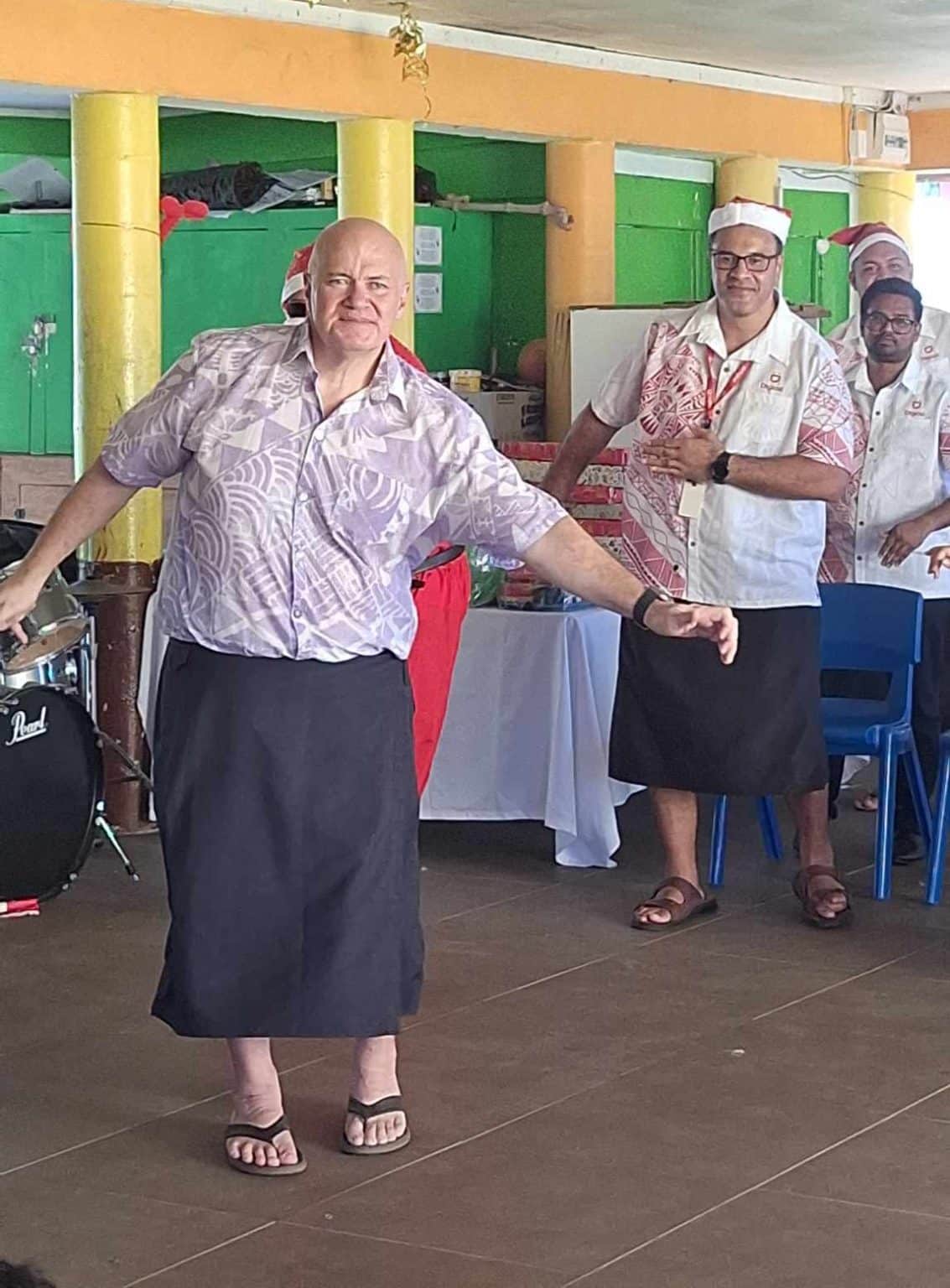 Foai e Pepe Christian Fruean tupe o lana faamavaega, e tausi ai fanau ...