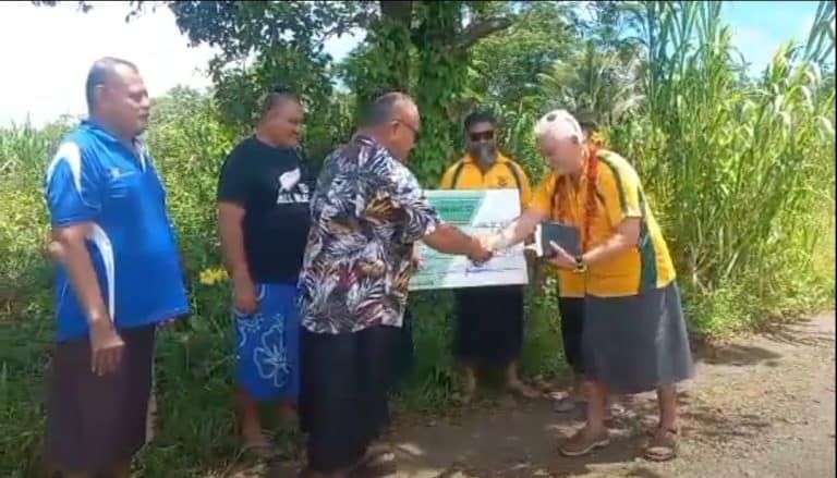 Toia le laulau a tama ma teine tuai o Avele i fesoasoani tupe mo le ...