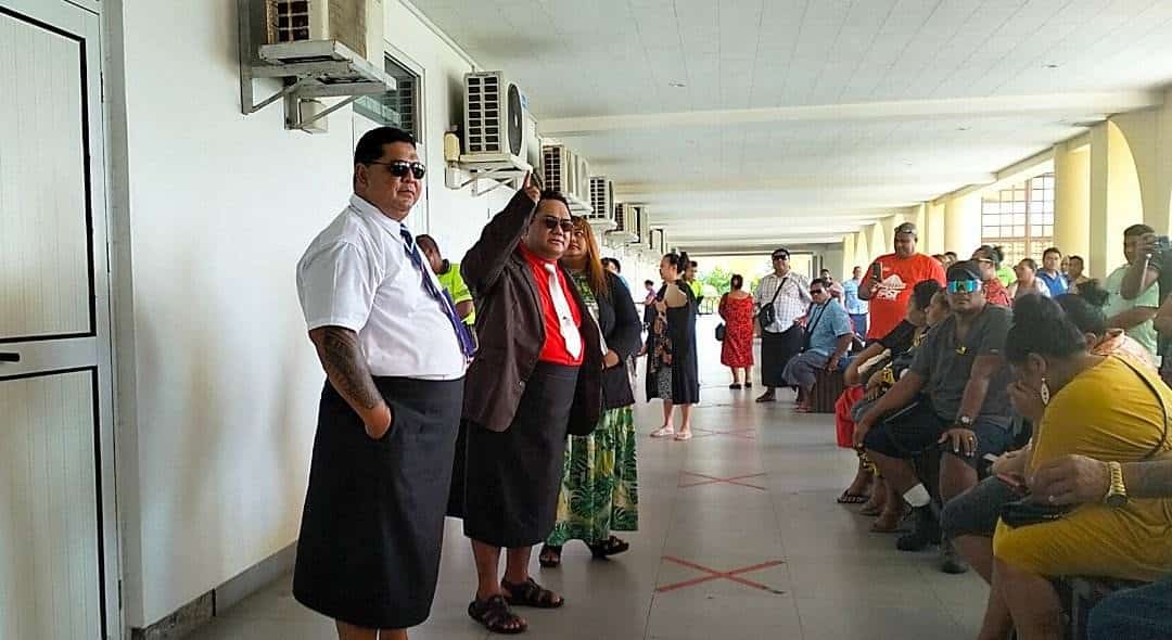 Teena e Fepuleai, Li’o ma Lise o latou moliaga